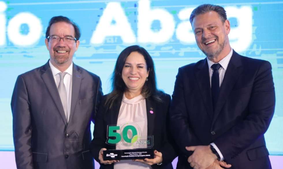 ABAG é homenageada em Solenidade Embrapa 50 anos - ABAG